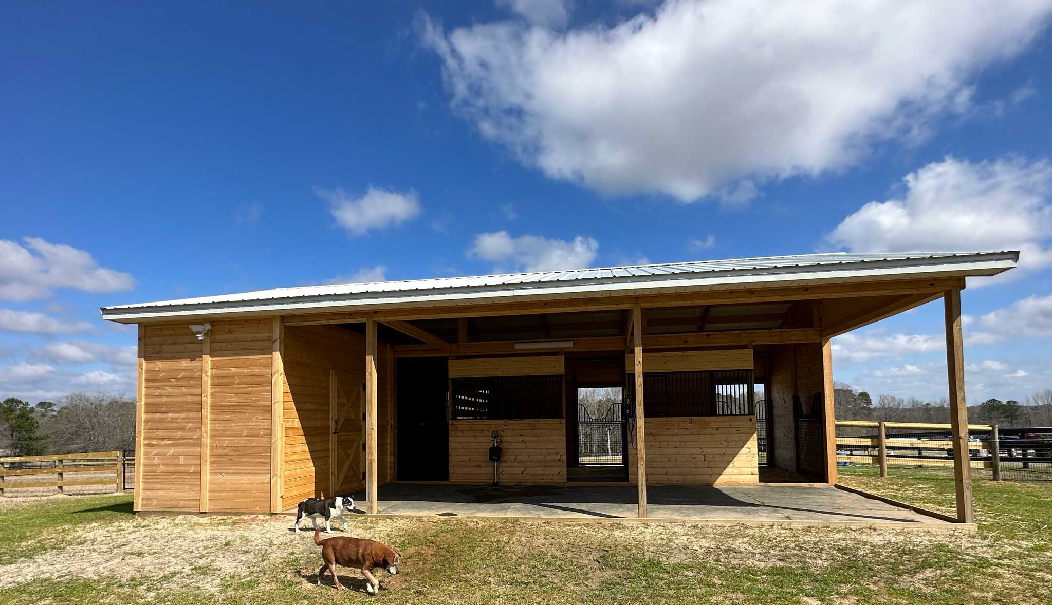 Three Stall Barn for Rent - Rising Moon Stables